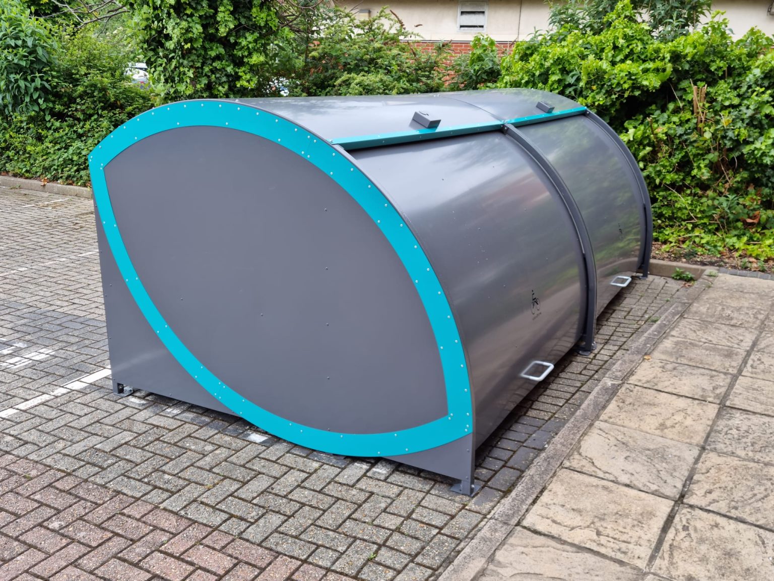 Velo-Store Multi-Bike Unit | Stores four bikes in each section